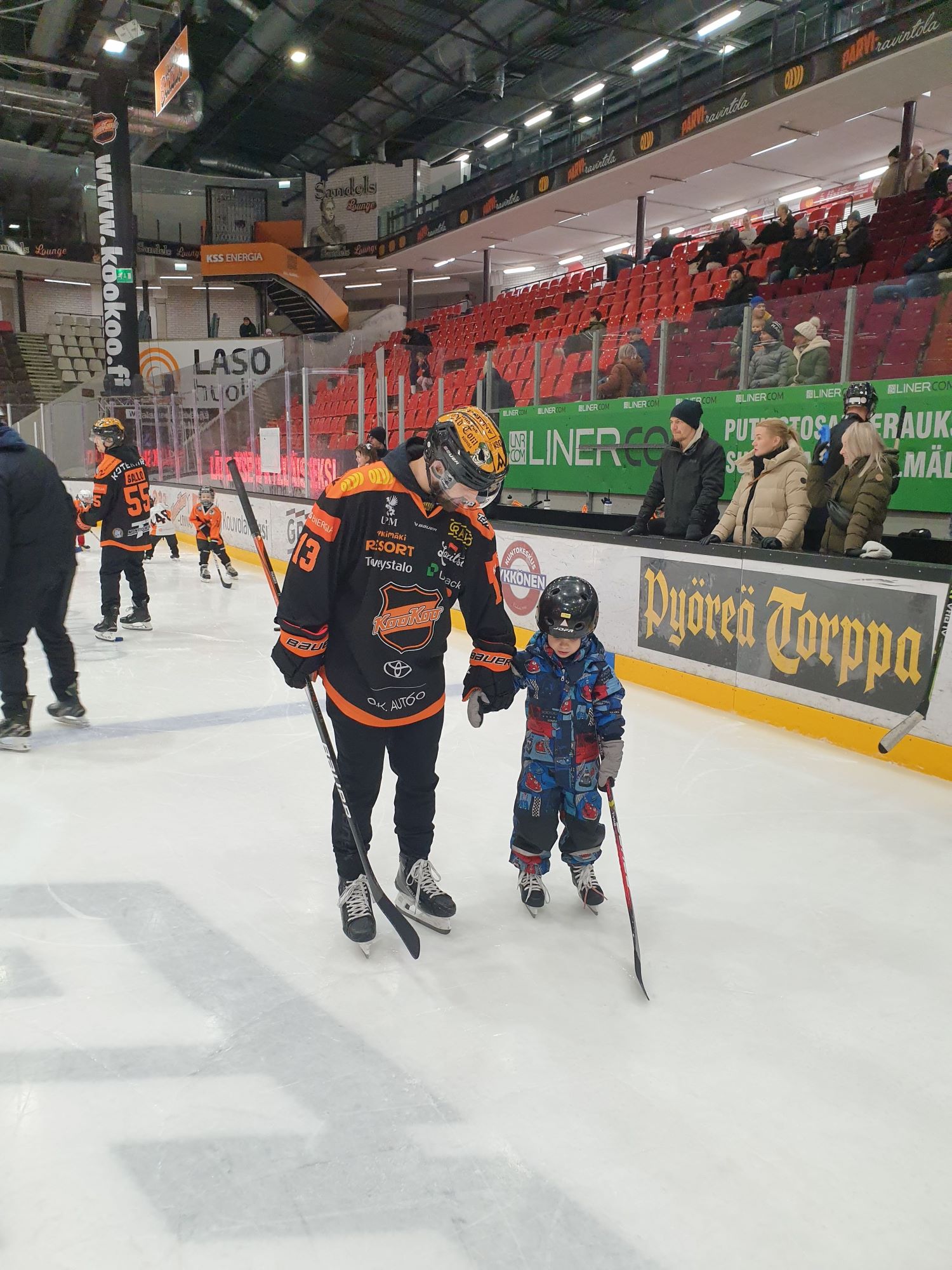 La 22.2.2025 KooKoo-HIFK jääkiekko peli, Lumon Arena – Pohjois-Kymen ...